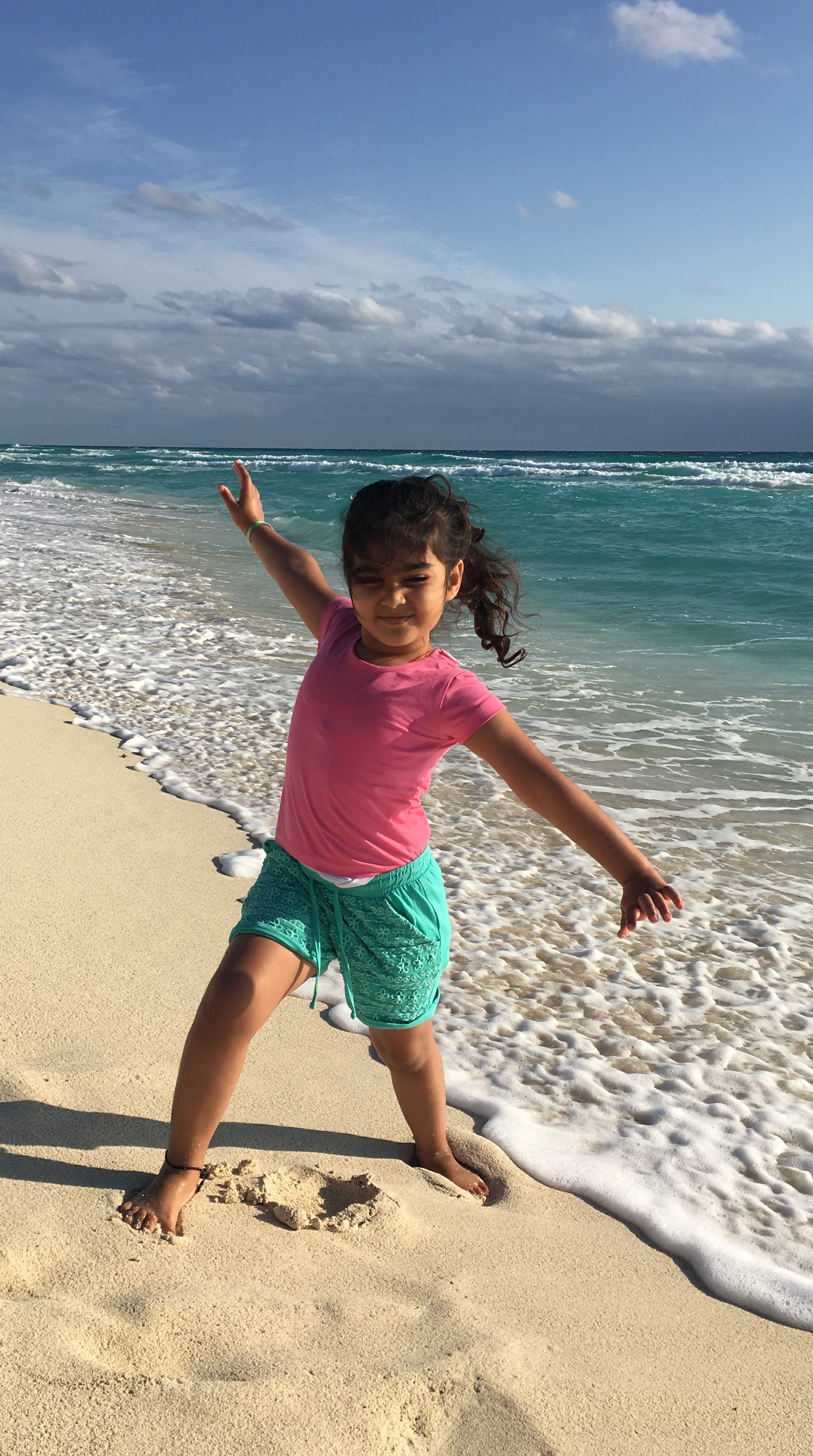 Top 5 things to carry for your beach outings